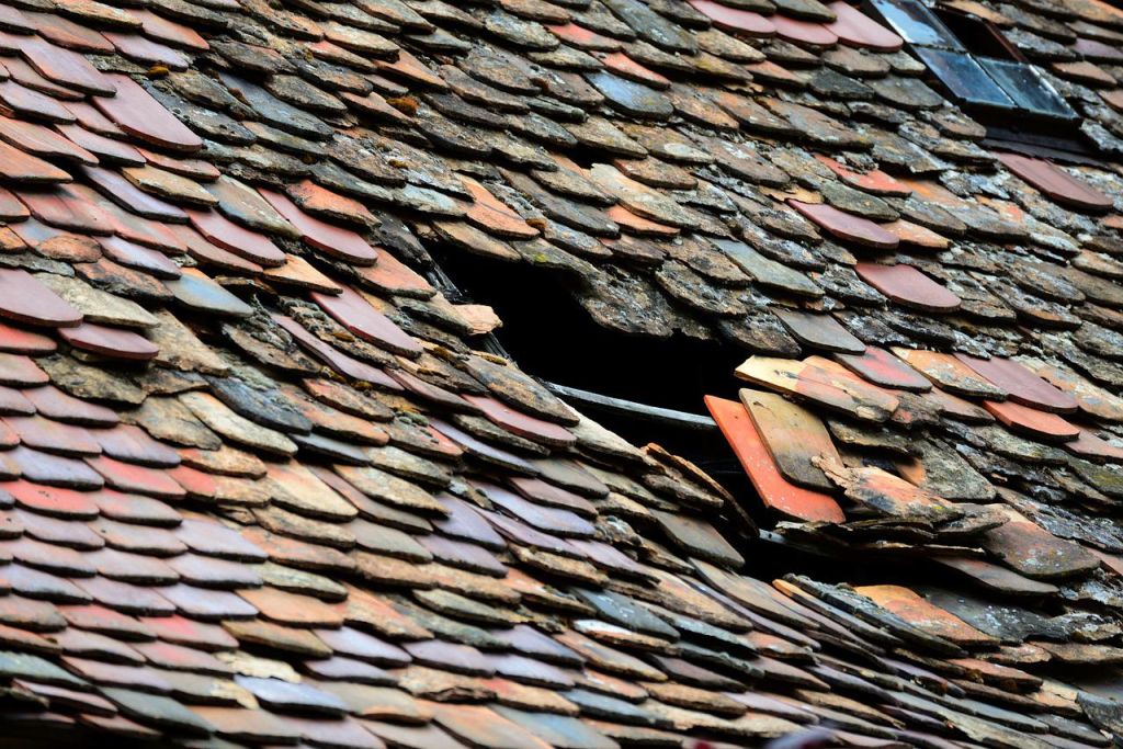 What Are The Causes of a Sagging Roof | San Diego Roofer
